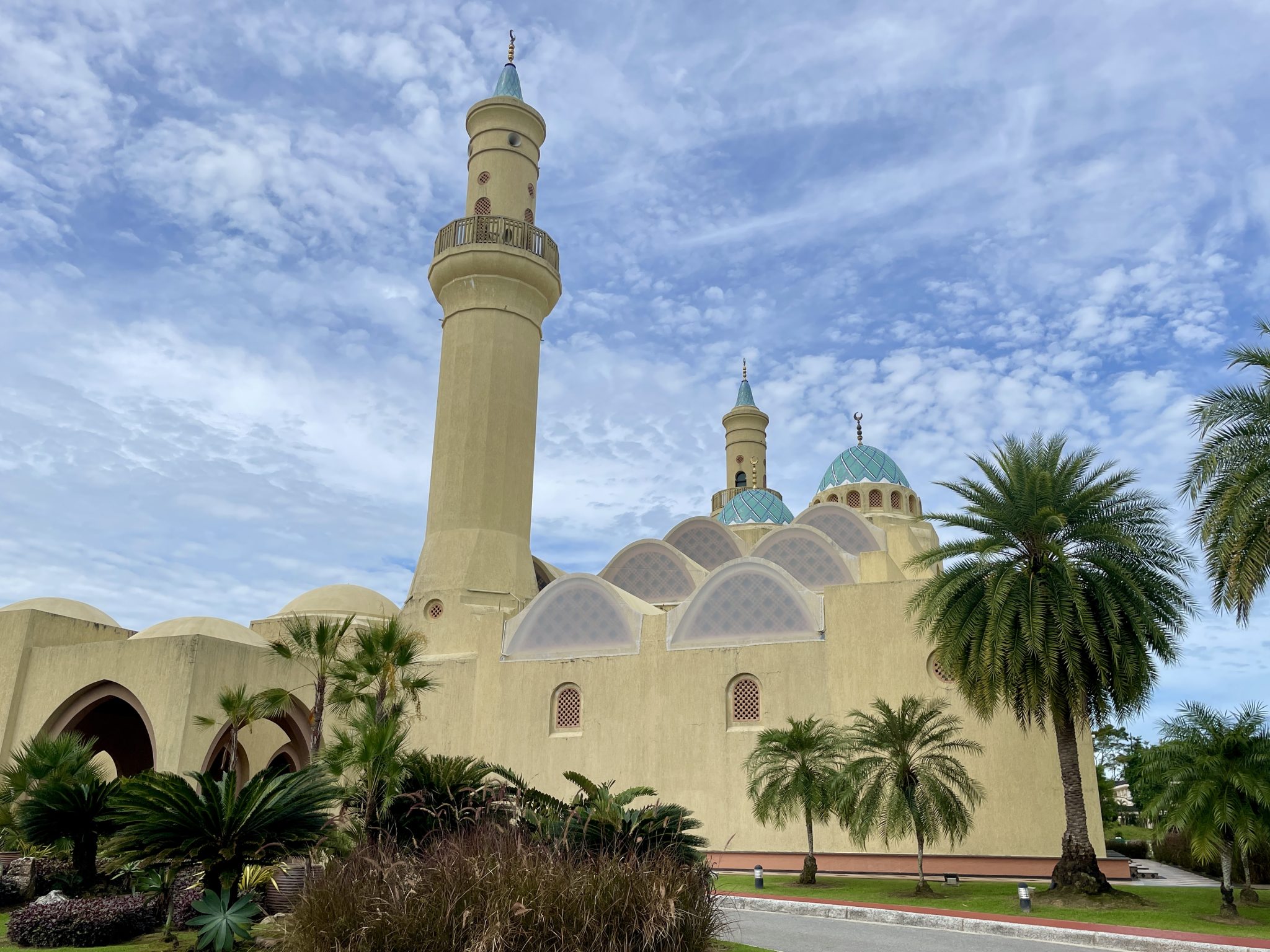6 Best Mosques to Visit in Brunei - CARRY ON ONLY