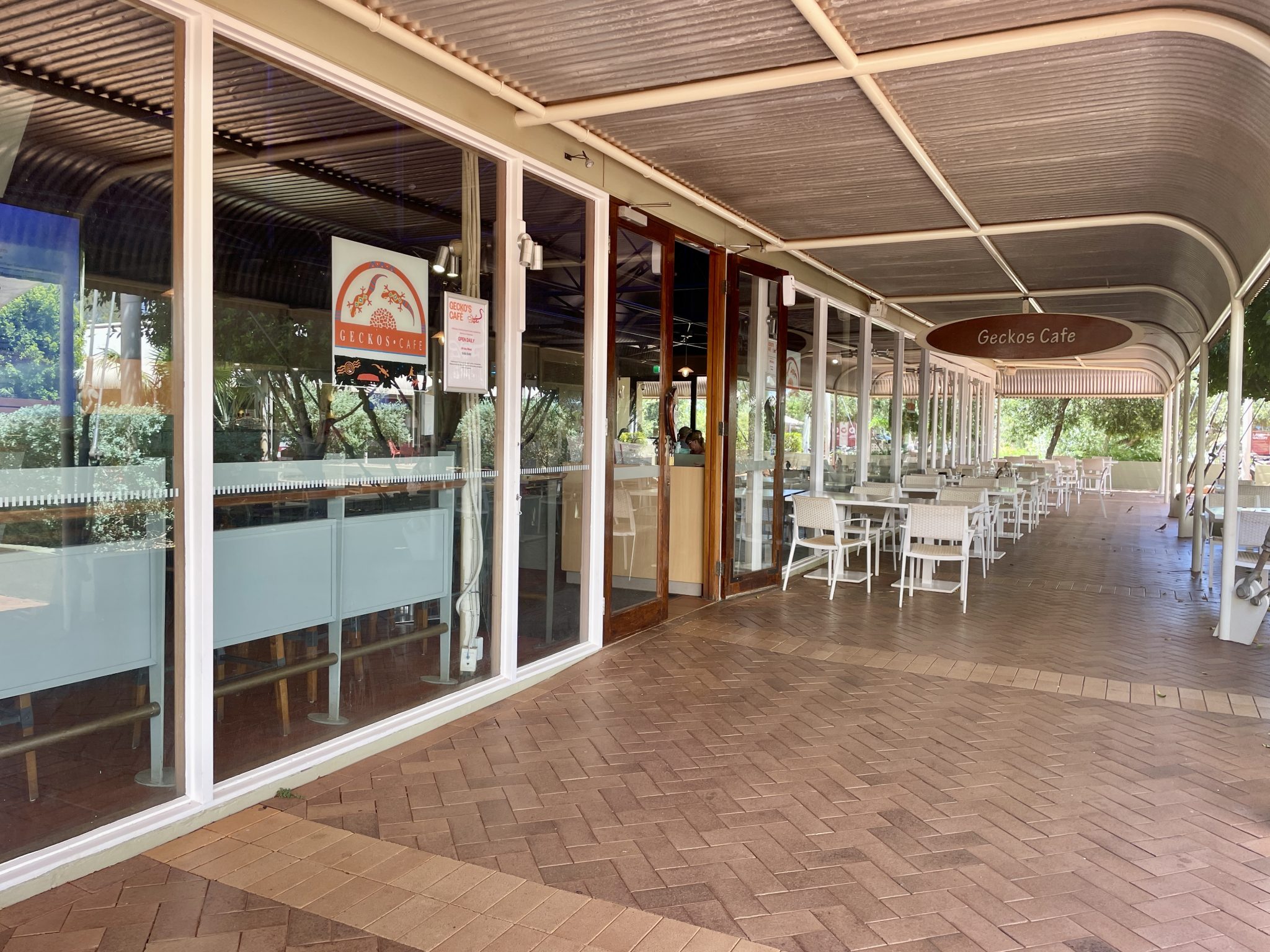 Vegan Food Guide to Uluru - Yulara (Ayers Rock Resort) - CARRY ON ONLY